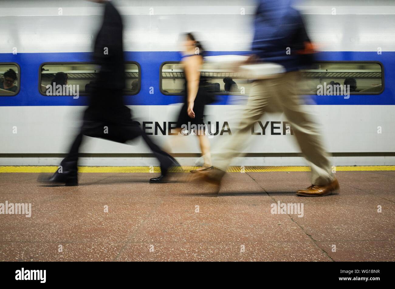 People walking on platform hi-res stock photography and images - Alamy