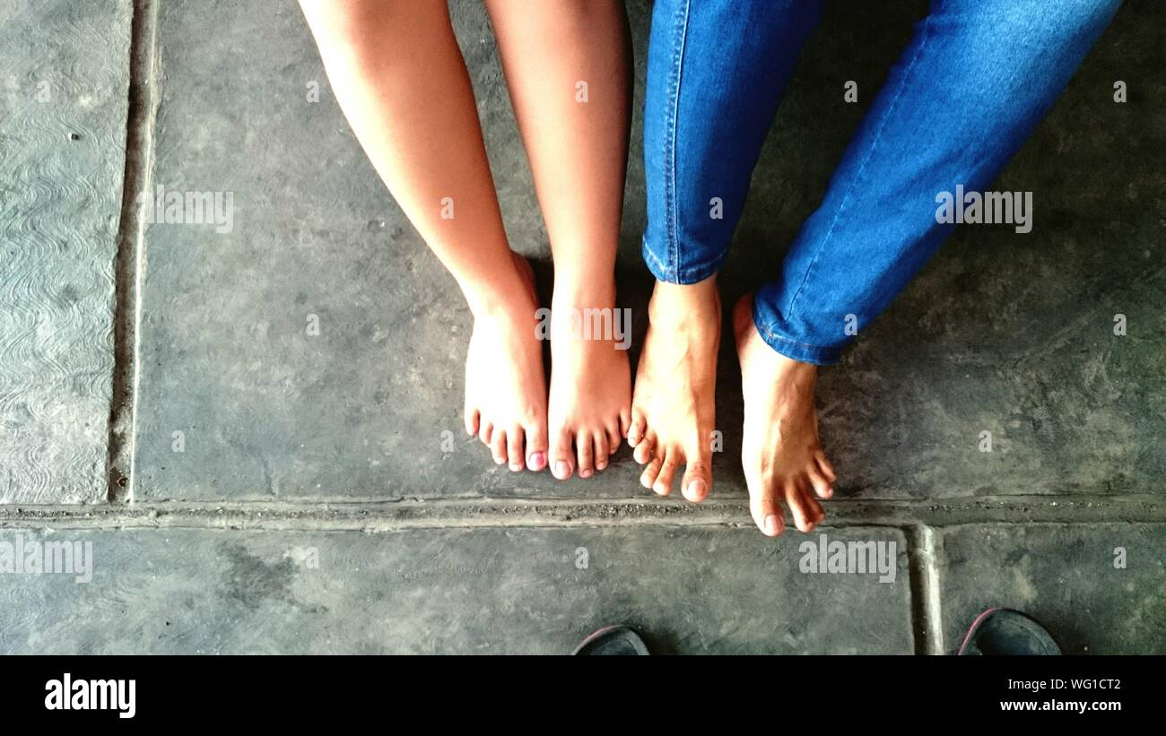 Two human legs hi-res stock photography and images - Alamy