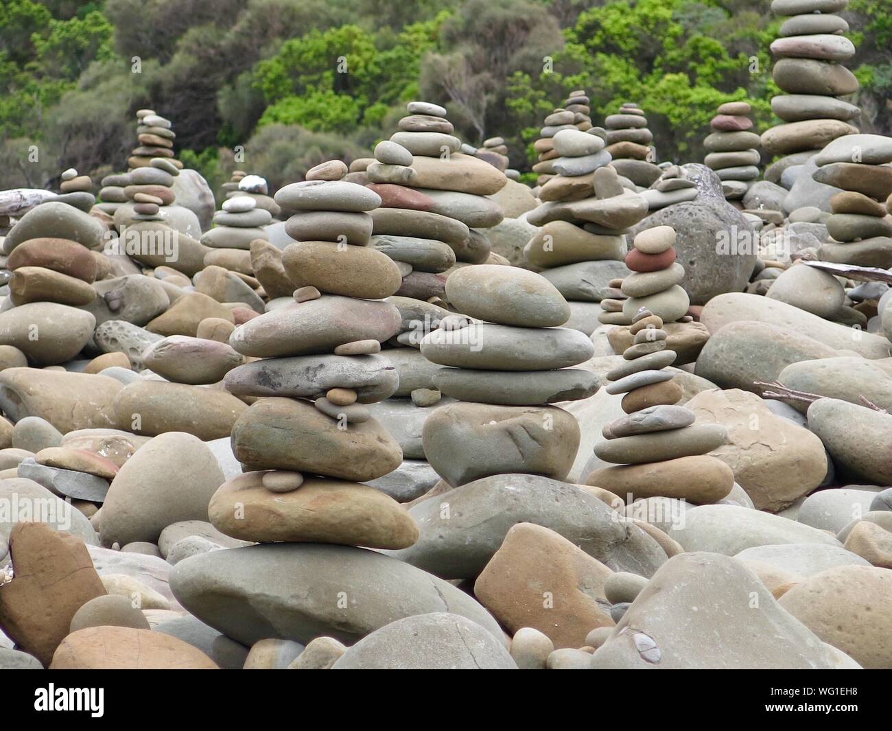Side stones hi-res stock photography and images - Alamy