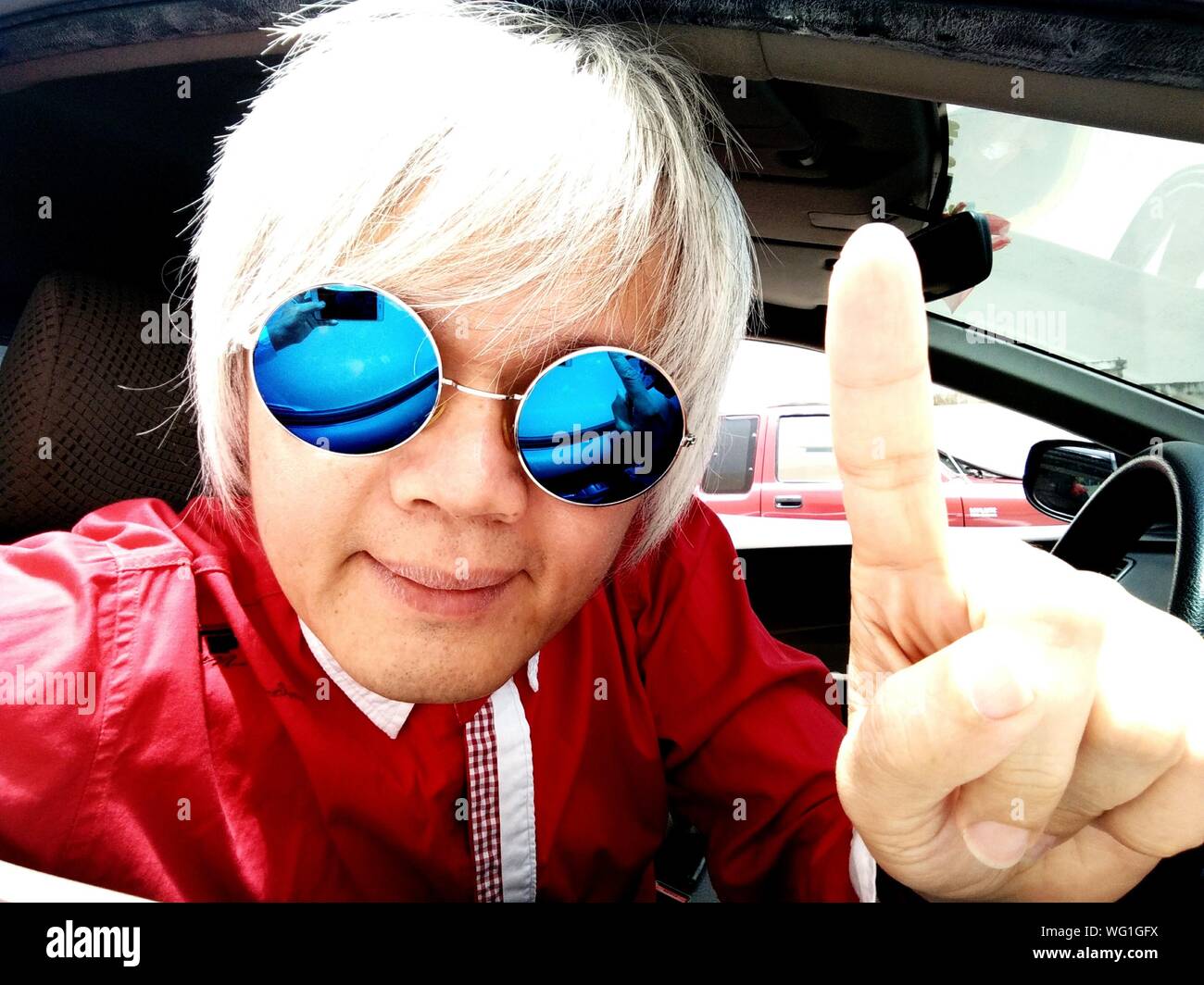 Hand showing index finger hi-res stock photography and images - Alamy