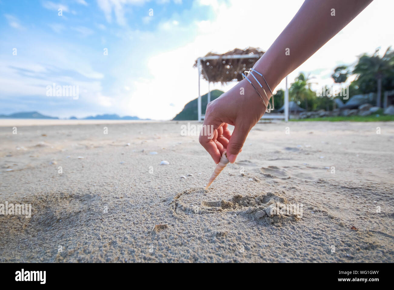 Hand drawing hi-res stock photography and images - Alamy