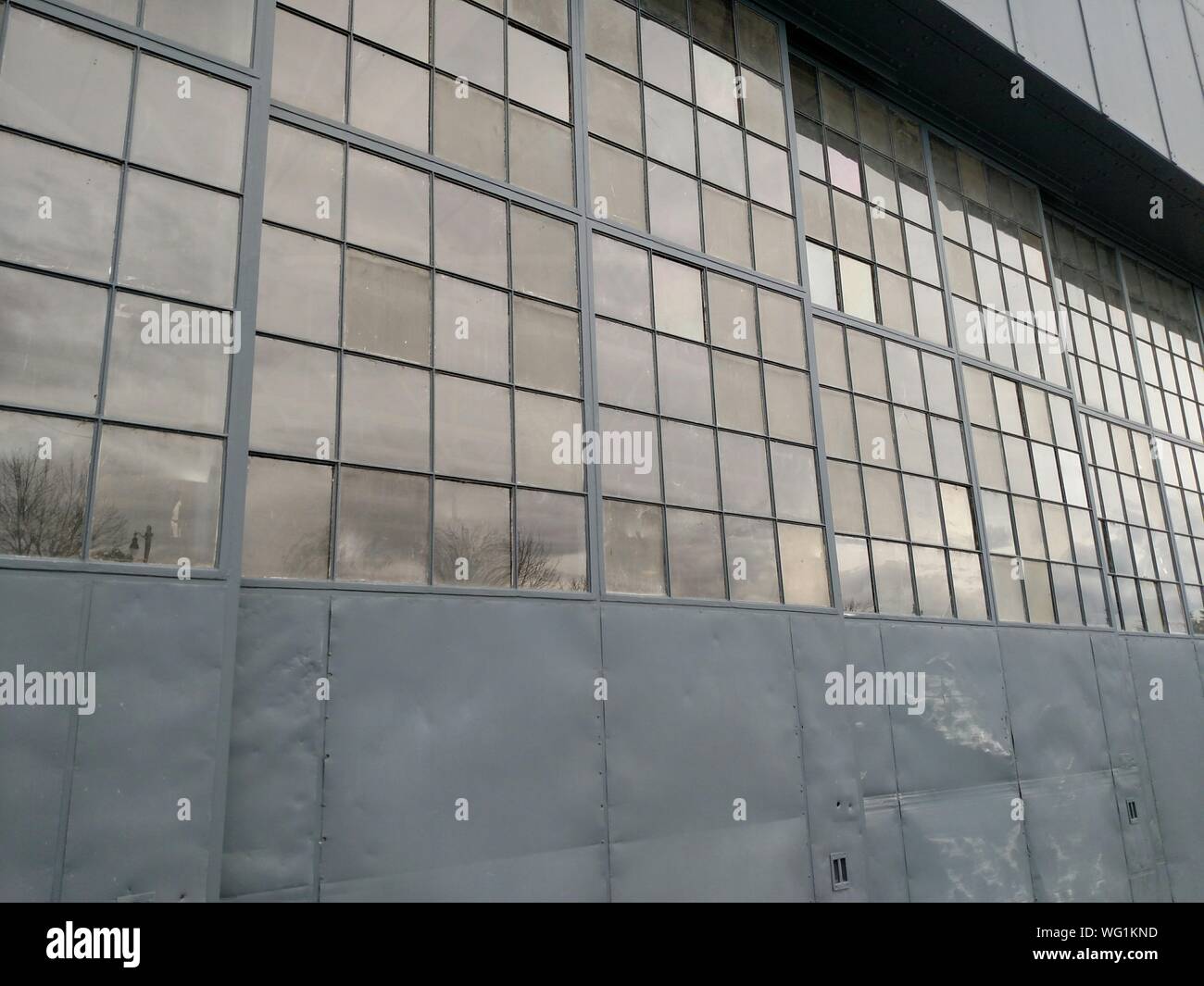 Sliding door glass hi-res stock photography and images - Alamy