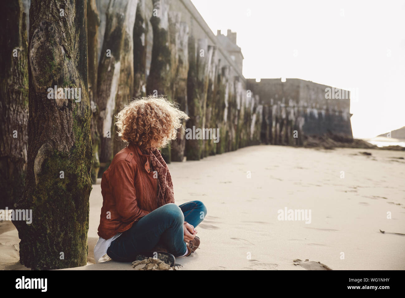 Sitting castle hi-res stock photography and images - Alamy