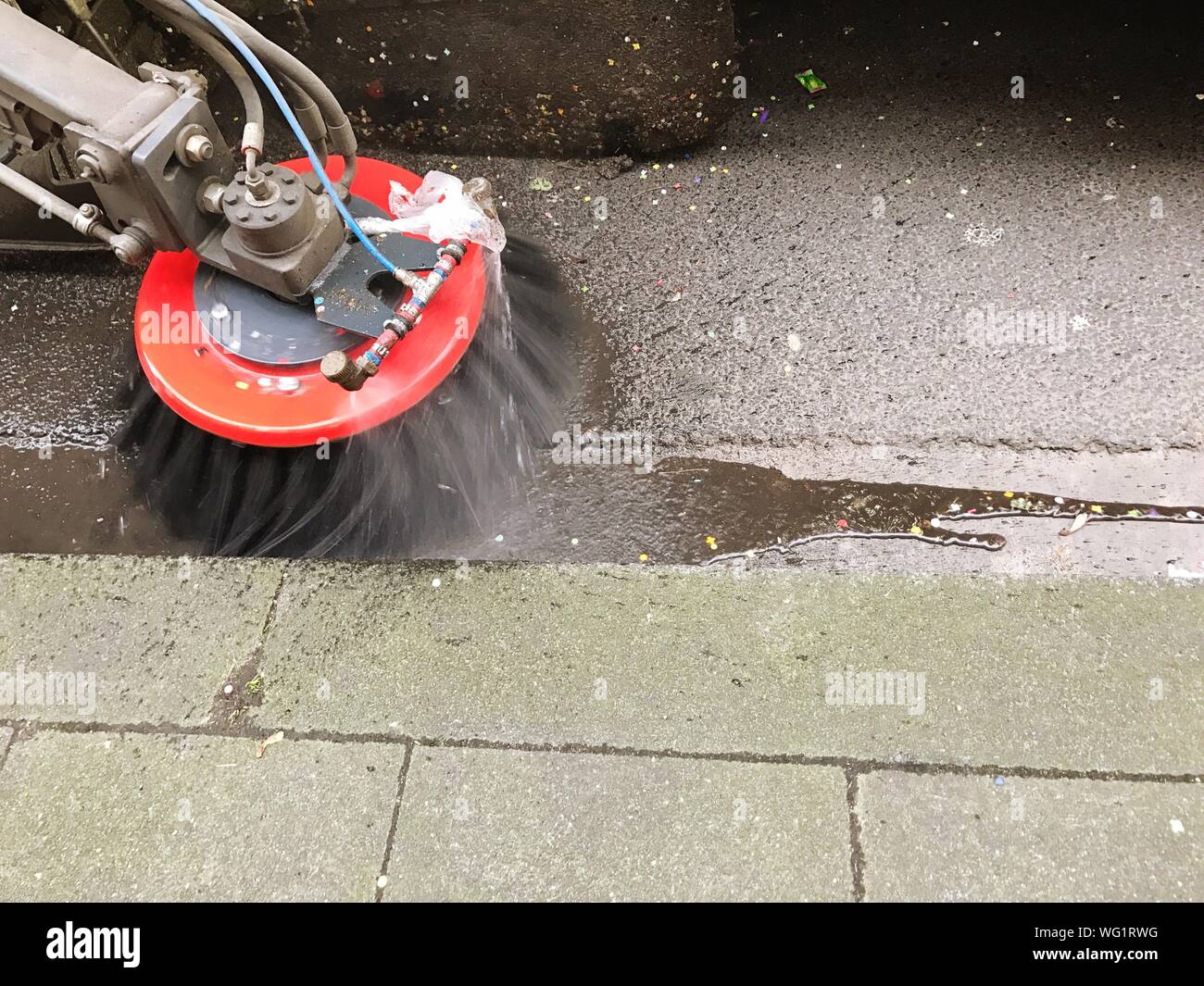 Road sweeper cleaning road hi-res stock photography and images - Alamy