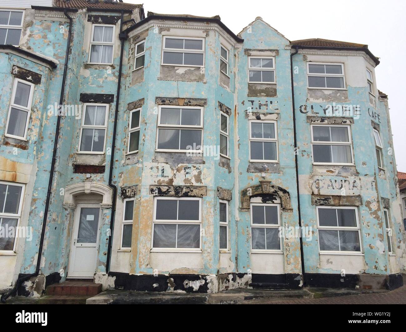 Facade Of Abandoned Building Stock Photo - Alamy