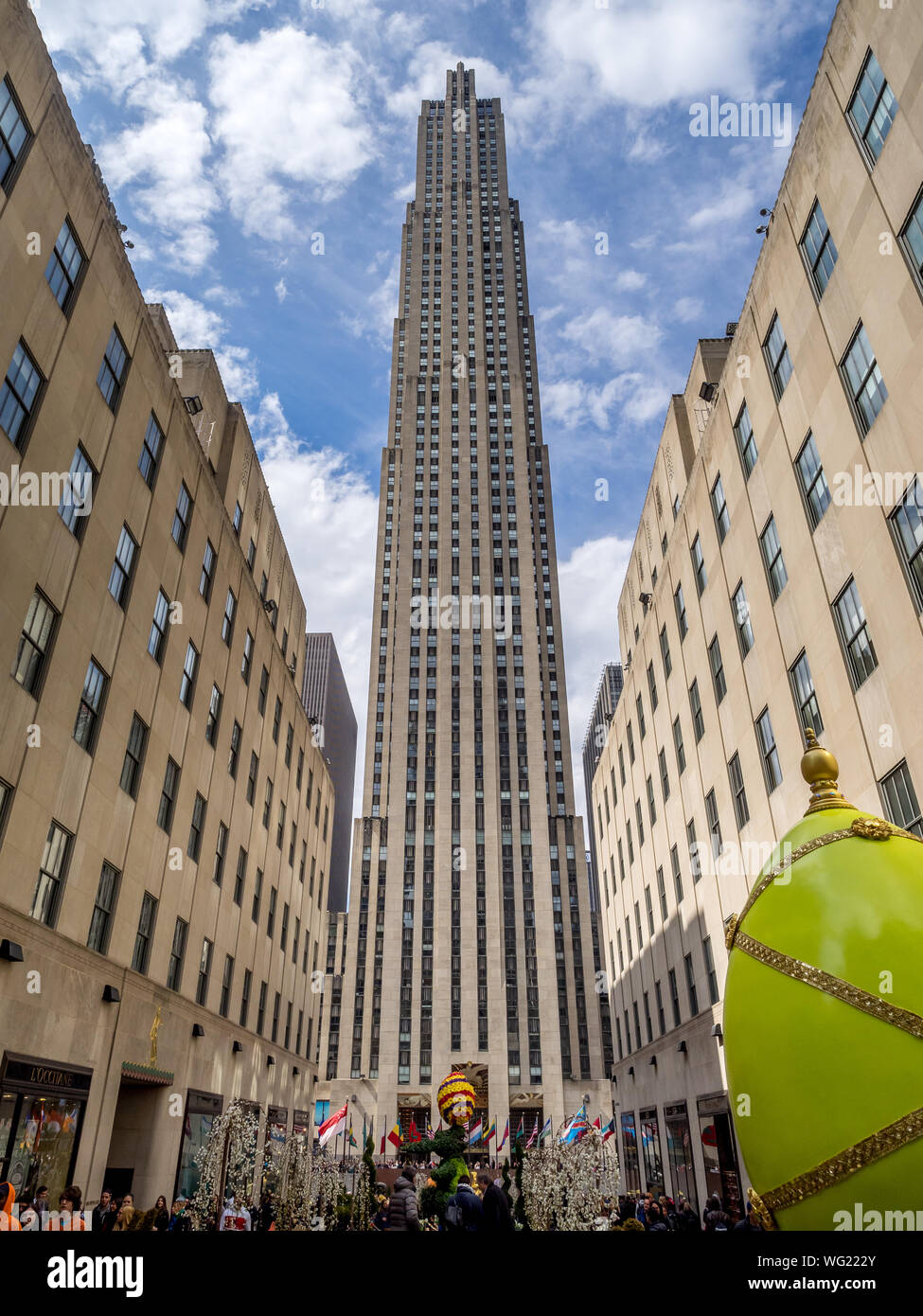 Details of the Rockefeller Center in New York City. The Rockefeller ...