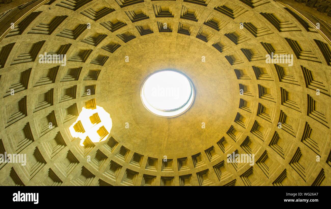 Ceiling of the pantheon hi-res stock photography and images - Alamy