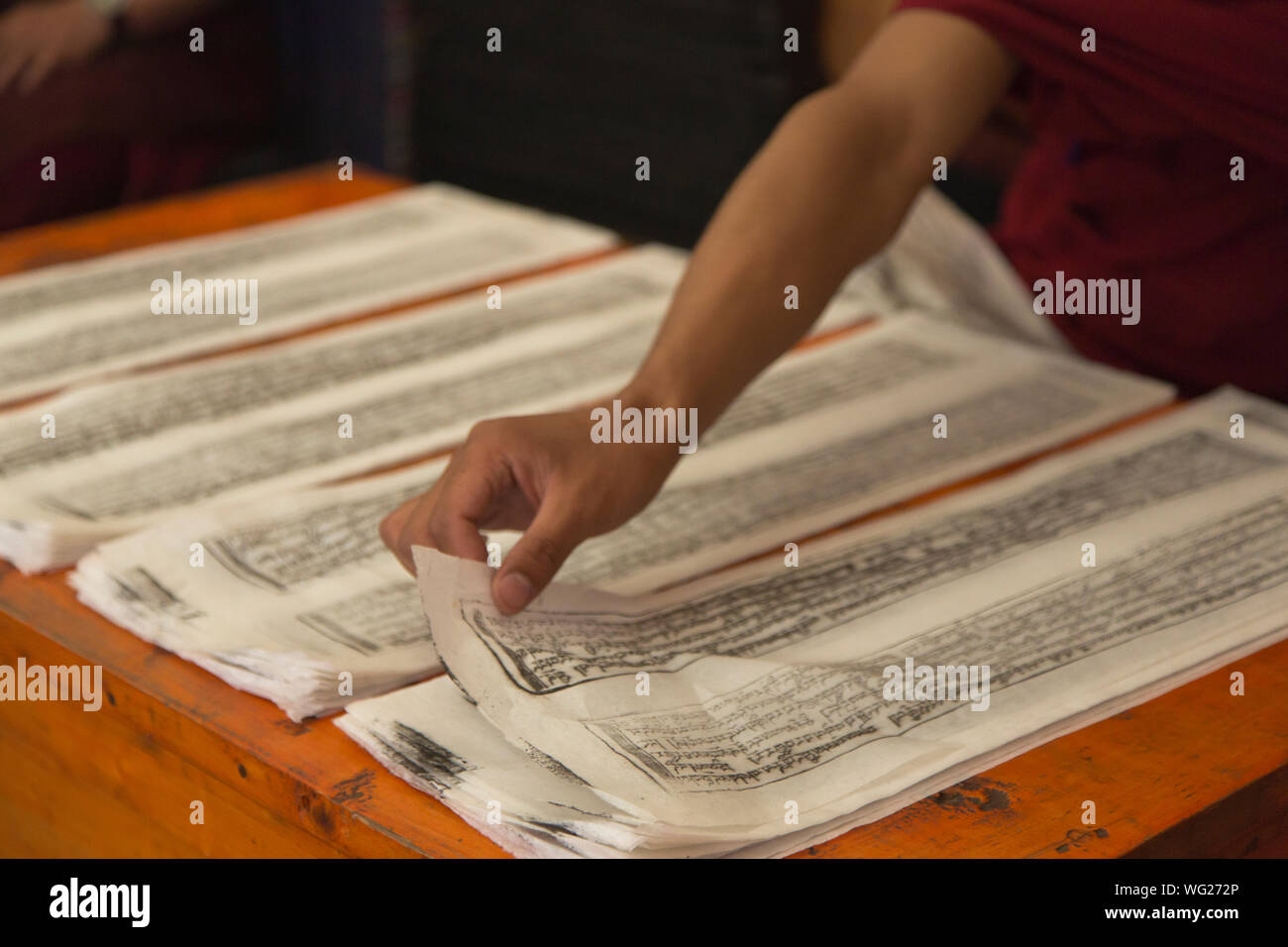 Buddhist monks at labrang hi-res stock photography and images - Alamy