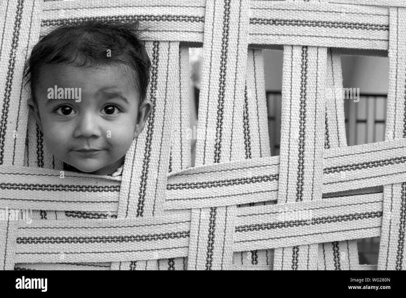 People peeking and bed hi-res stock photography and images - Alamy