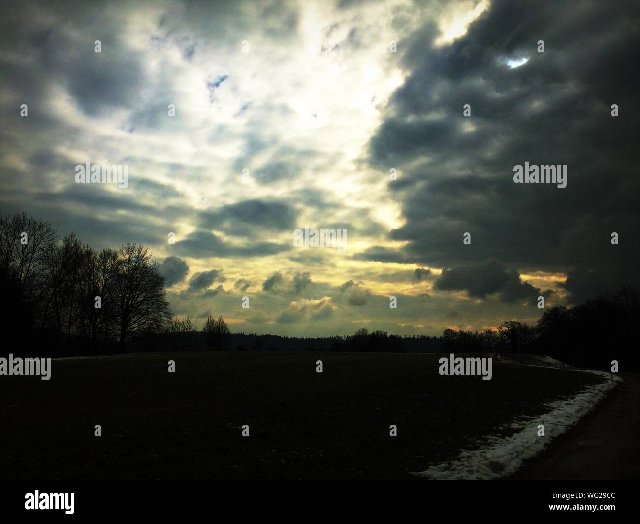 Overcast sun hi-res stock photography and images - Alamy
