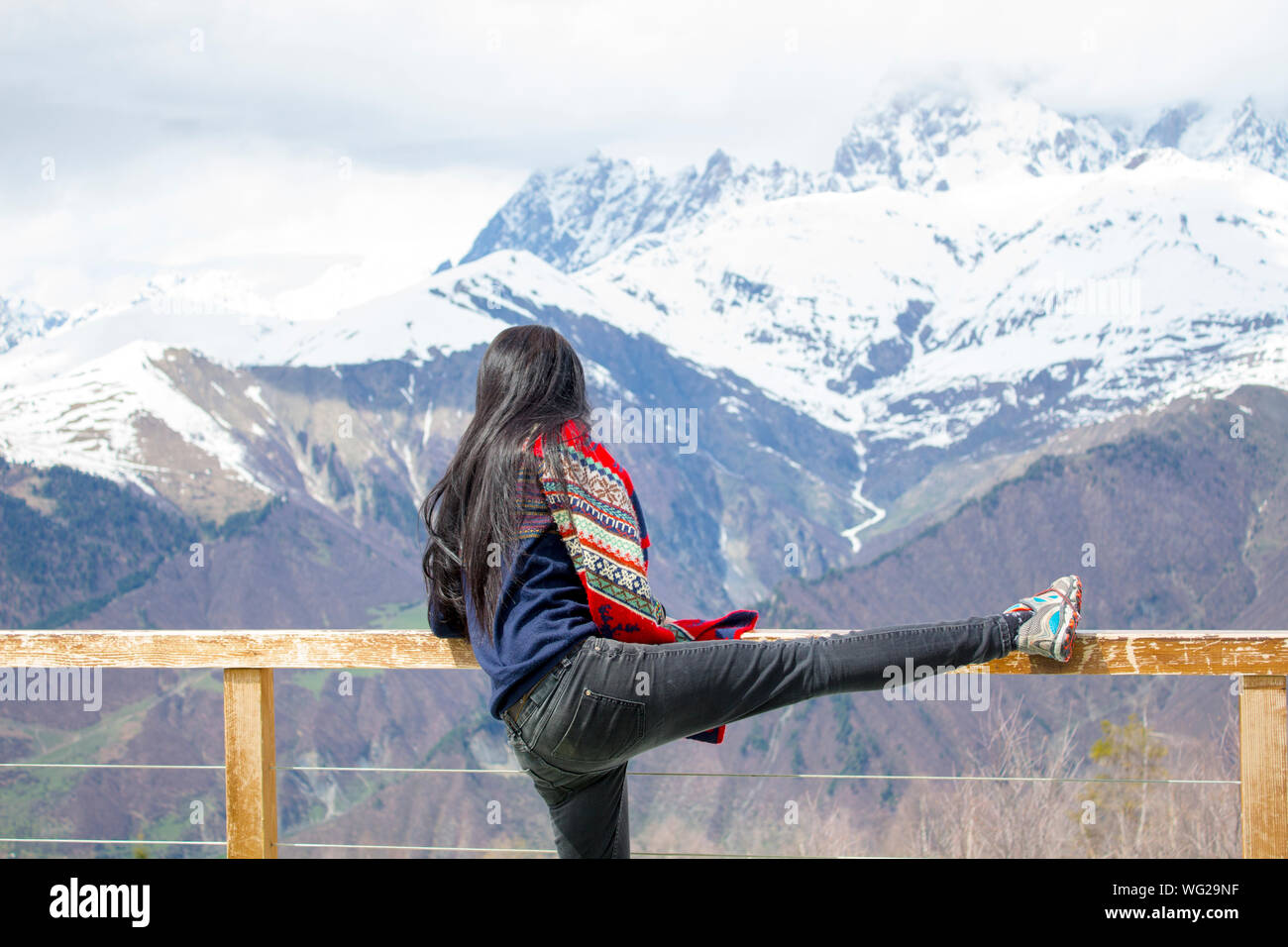 Leg on fence hi-res stock photography and images - Alamy