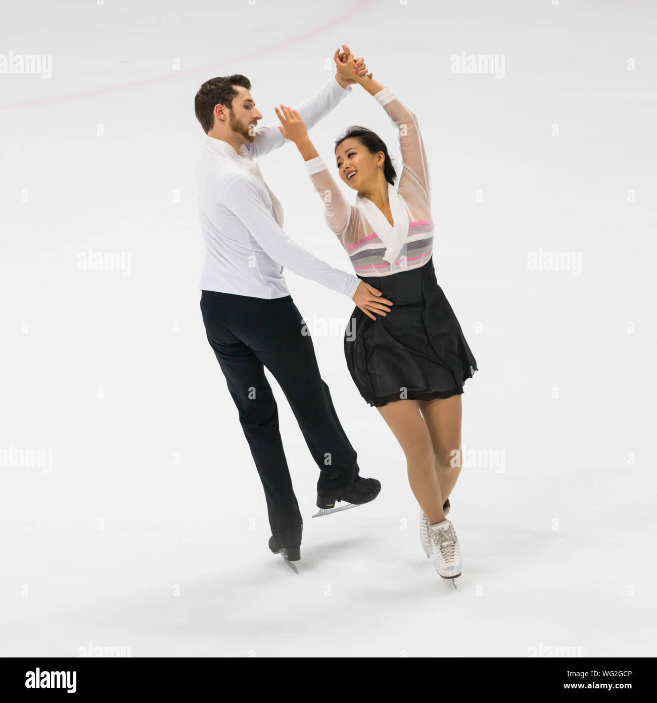 Figure skating couple hi-res stock photography and images - Alamy