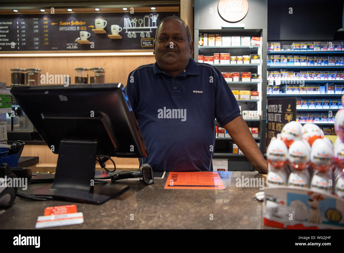 Family job centre hi-res stock photography and images - Alamy