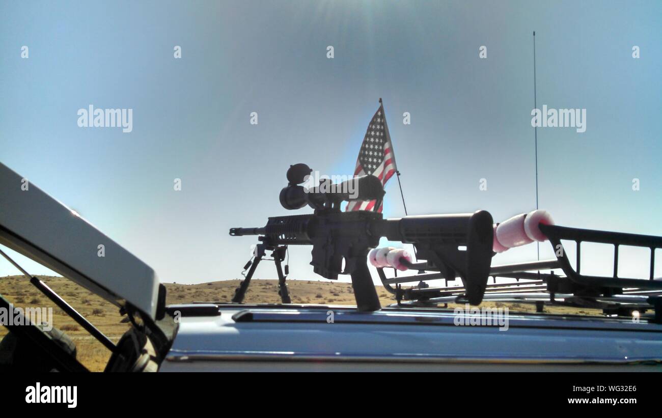 American flag and machine gun hi-res stock photography and images - Alamy