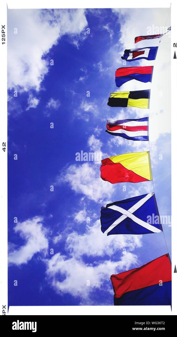 Flags blowing wind hi-res stock photography and images - Alamy