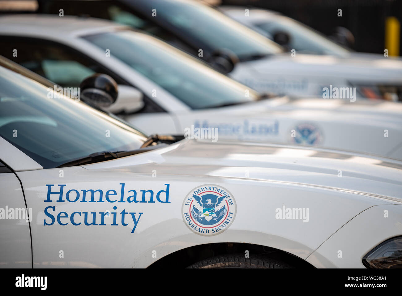 Immigration enforcement vehicles hi-res stock photography and images ...