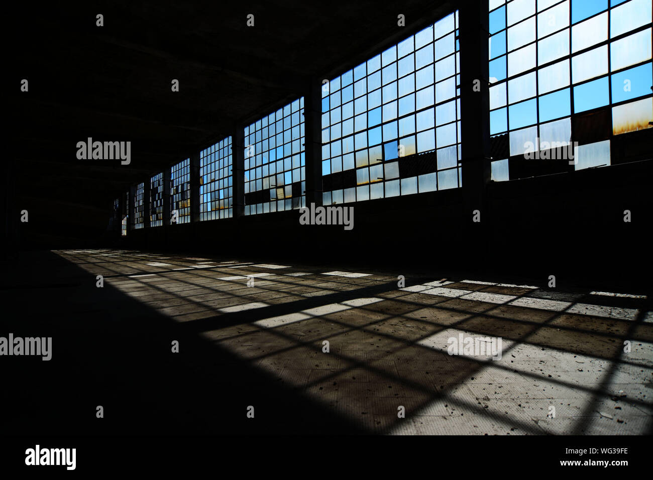 Sunlight on windows hi-res stock photography and images - Alamy