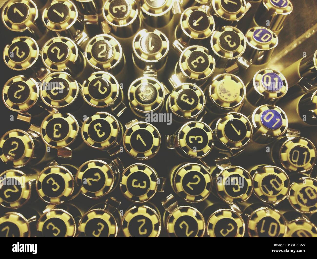 Circle of pens hi-res stock photography and images - Alamy
