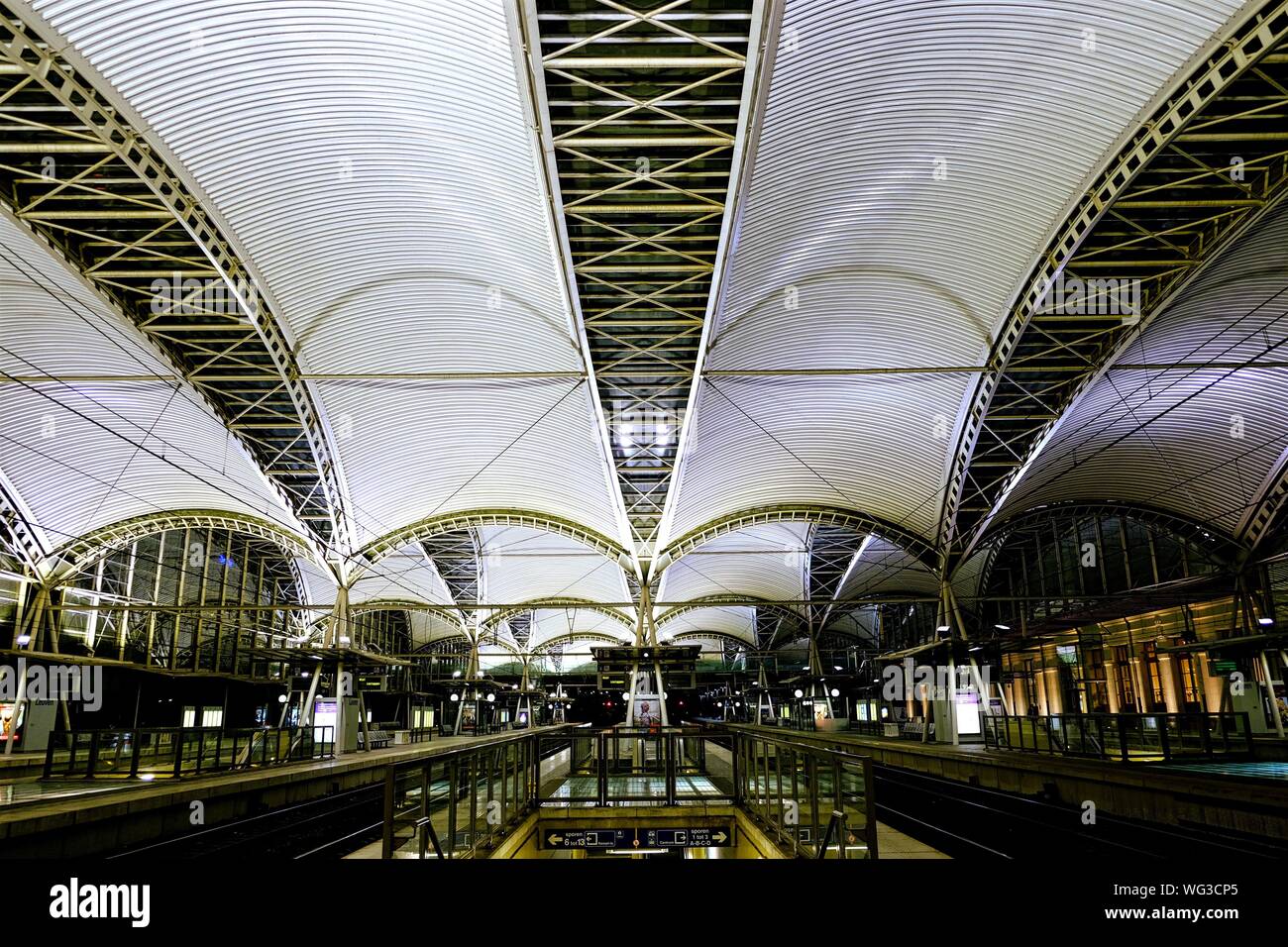 Interior Of Modern Railroad Station Stock Photo - Alamy