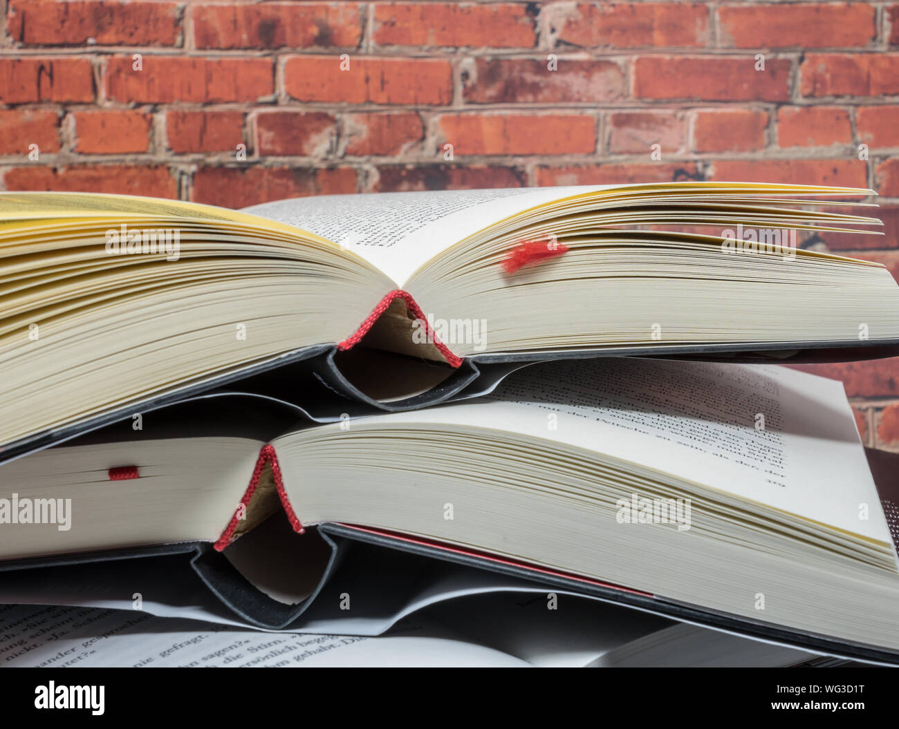 Open brick hi-res stock photography and images - Alamy