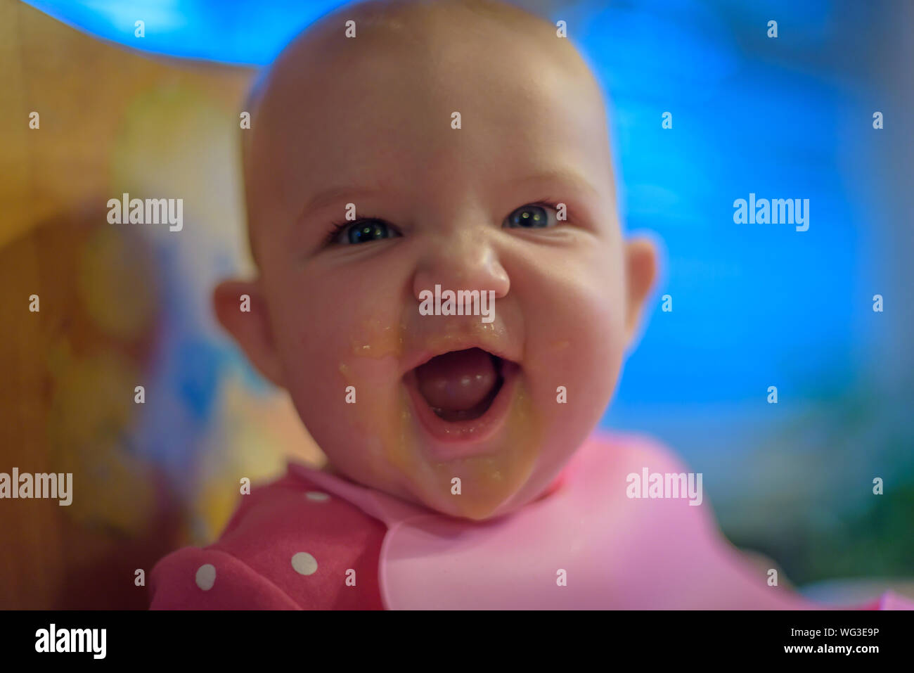 Baby food face hi-res stock photography and images - Alamy