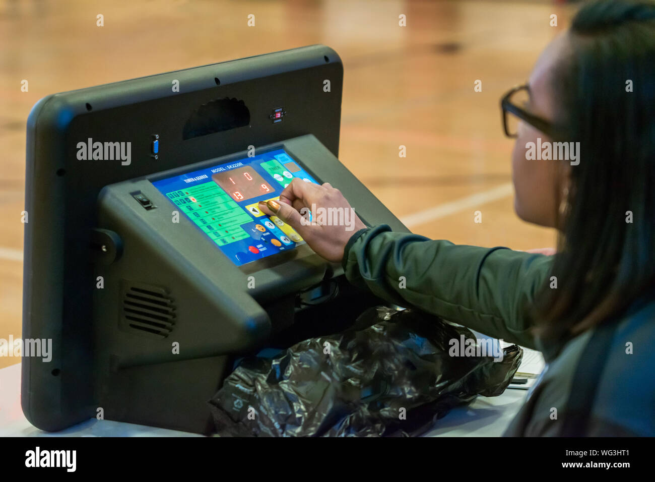 School volleyball hall hi-res stock photography and images - Alamy