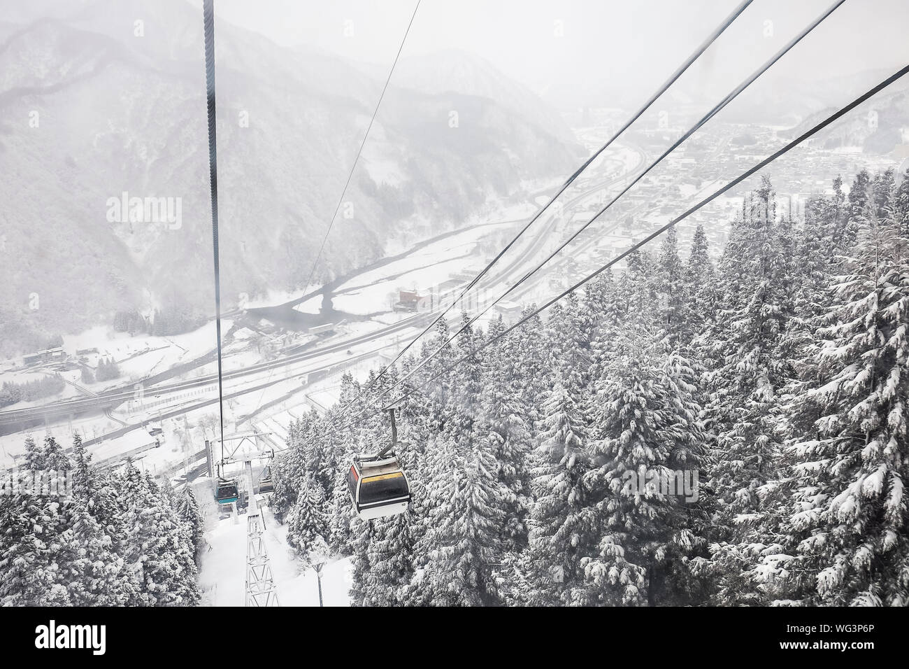 Ski câble car hi-res stock photography and images - Alamy