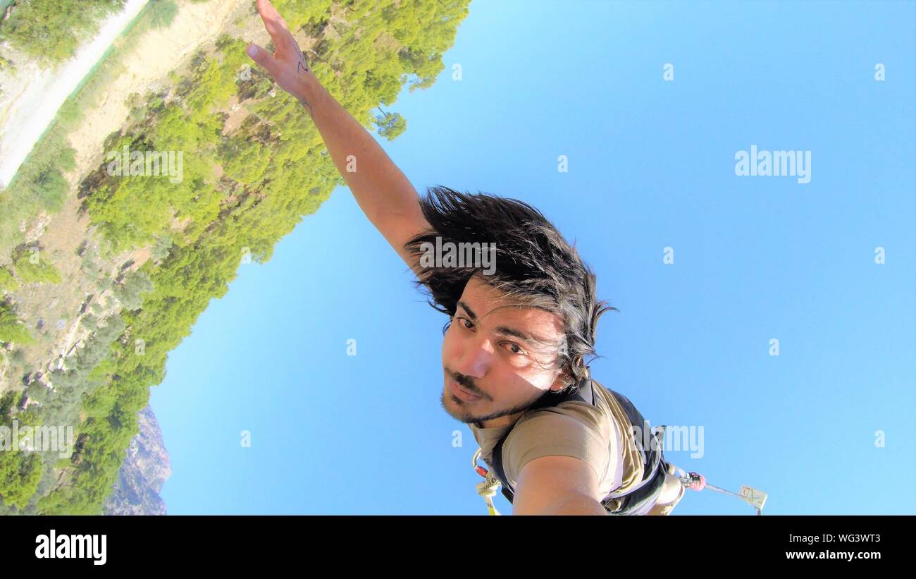 Bungee jumping crane hi-res stock photography and images - Alamy