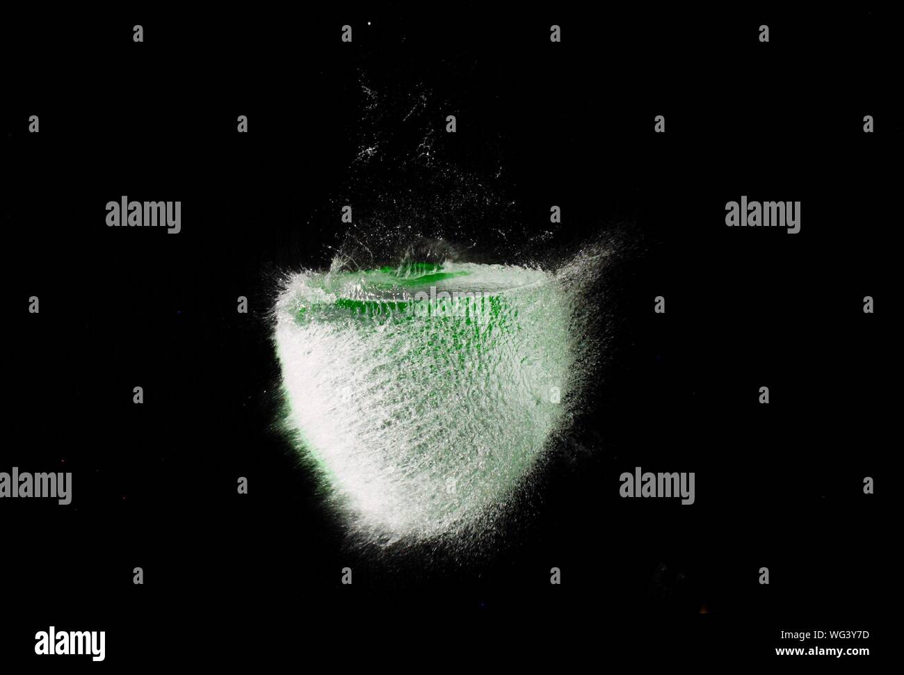 Bursting balloon hi-res stock photography and images - Alamy