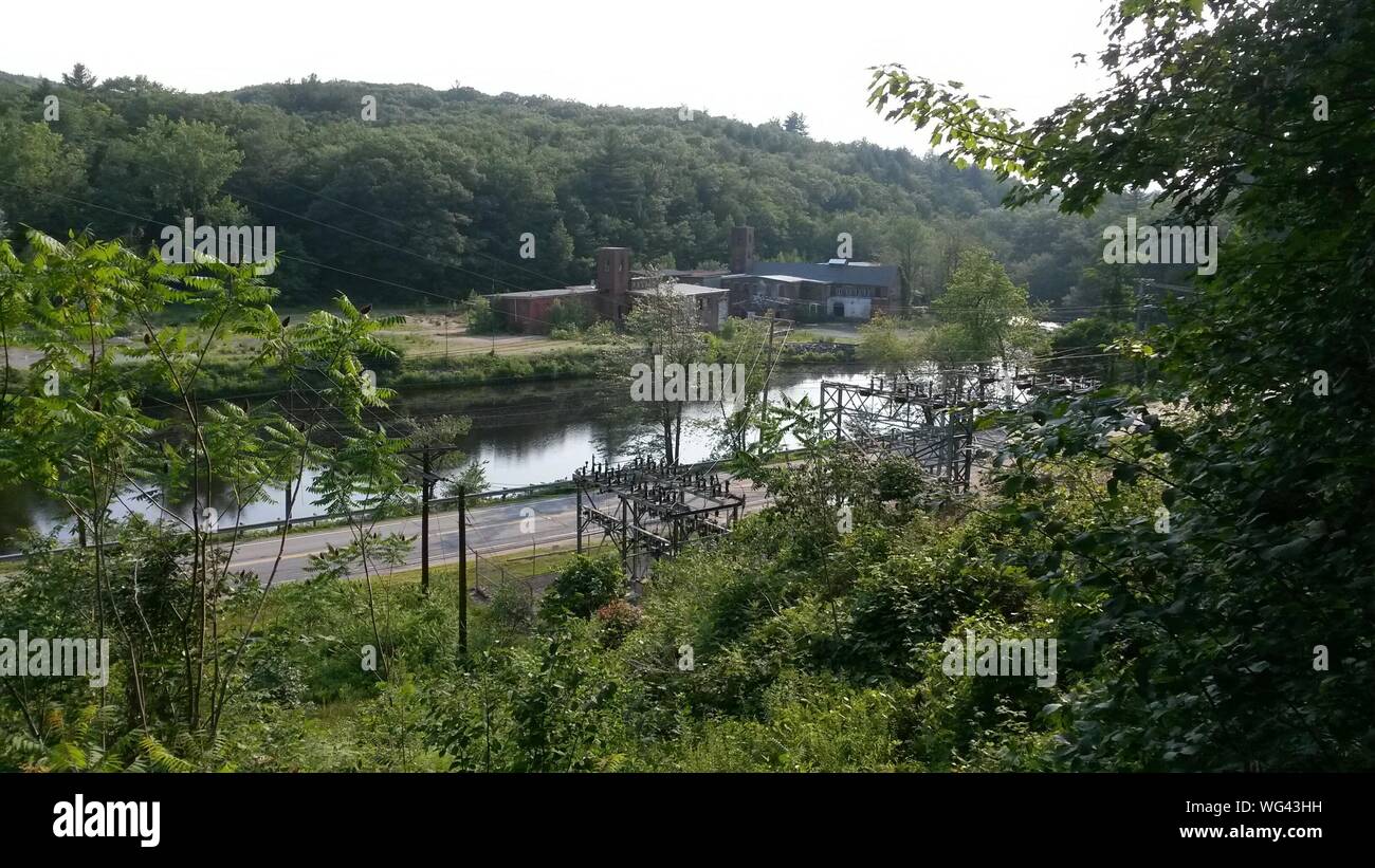 Between Two Hills High Resolution Stock Photography and Images - Alamy