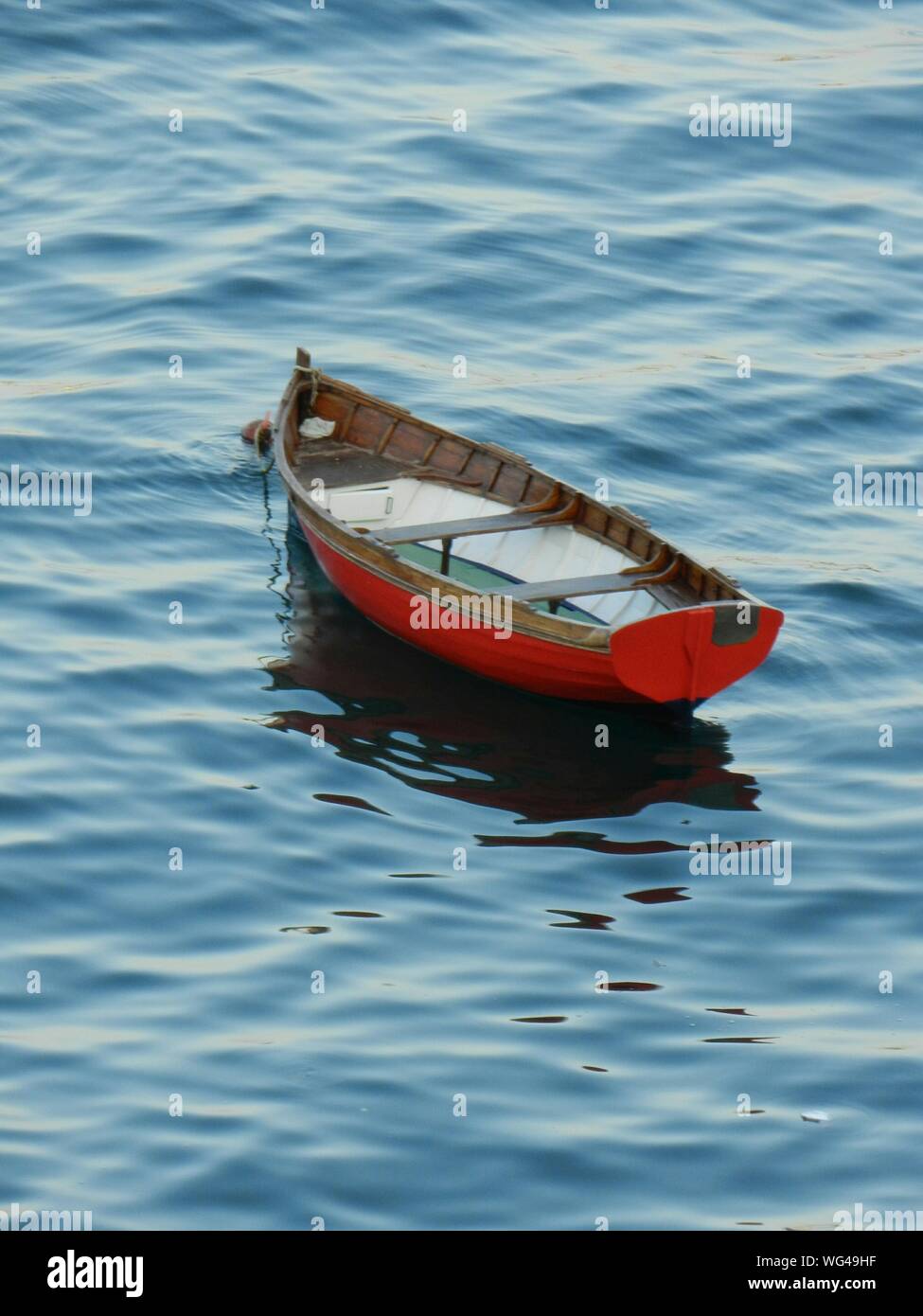 Empty boat hi-res stock photography and images - Alamy