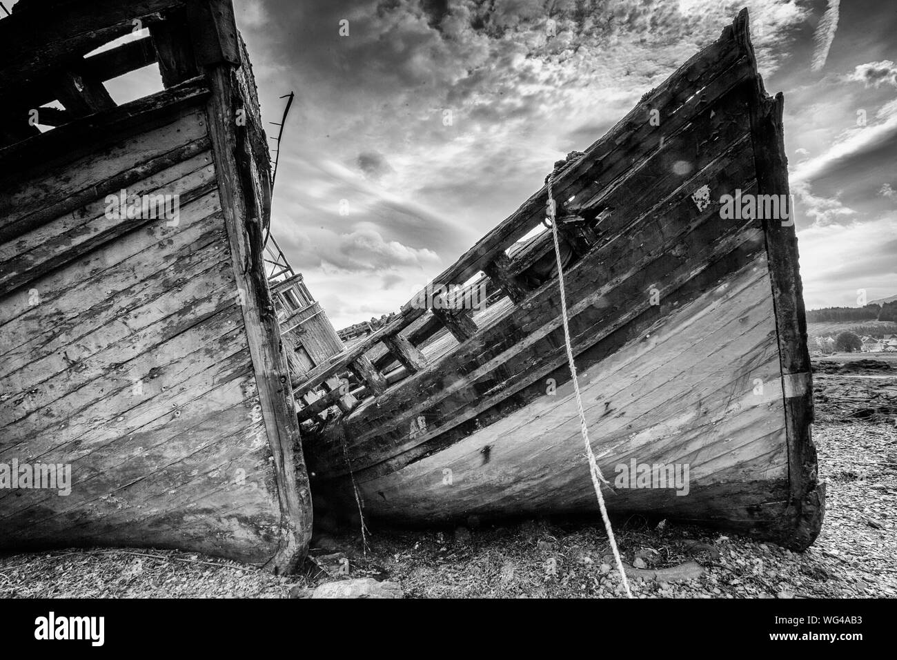 Run down boats hi-res stock photography and images - Alamy