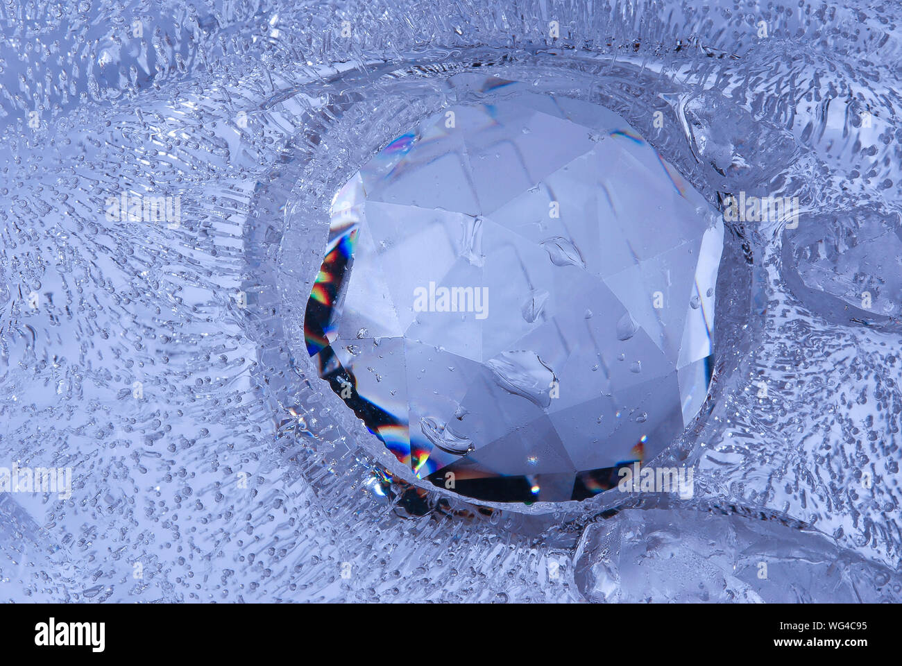 Wet crystal hi-res stock photography and images - Alamy