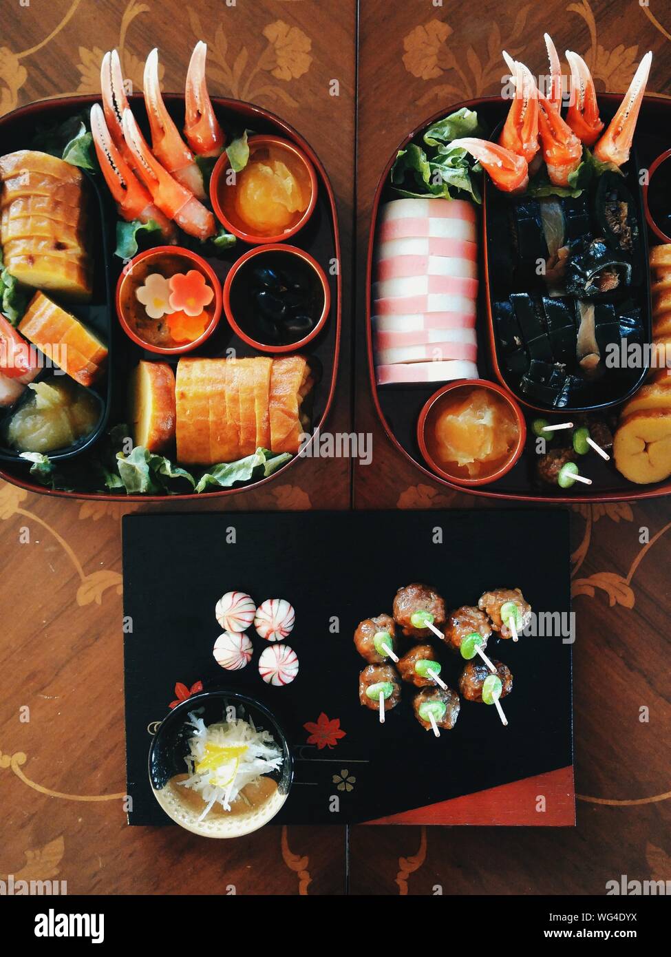 Bento boxes hi-res stock photography and images - Alamy