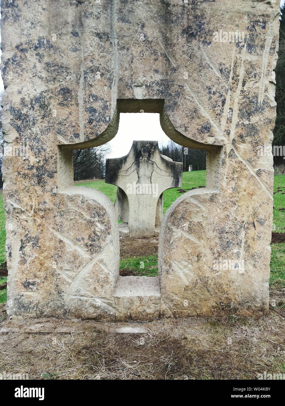 Grave hole hi-res stock photography and images - Alamy