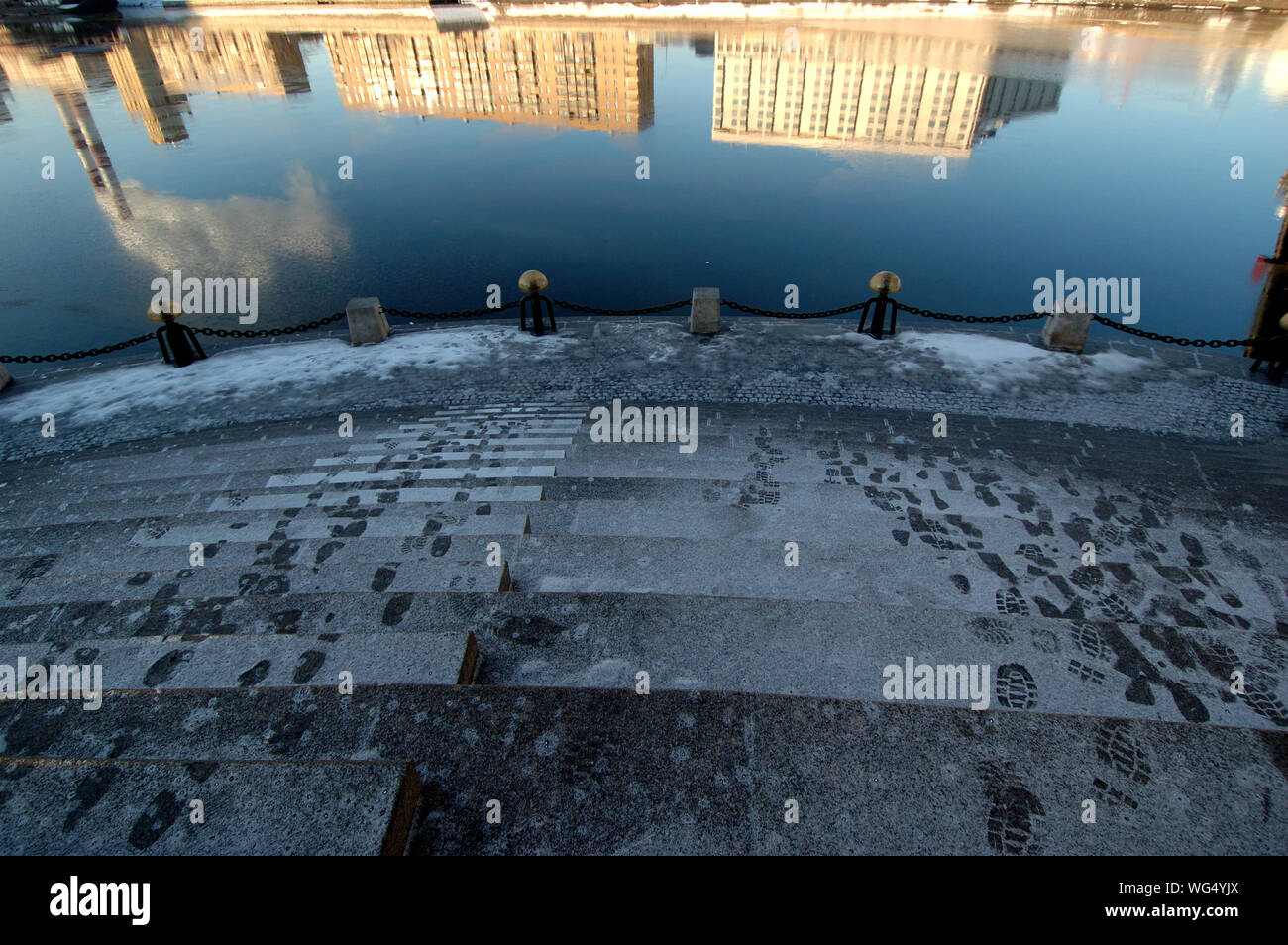 Fish steps hi-res stock photography and images - Alamy