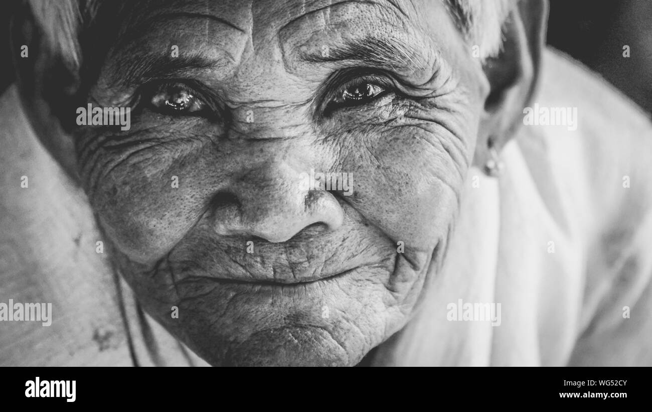 Portrait elderly wrinkled hi-res stock photography and images - Alamy
