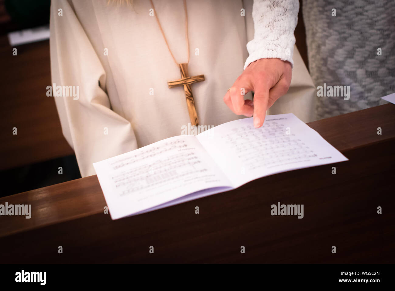 First communion family hi-res stock photography and images - Alamy