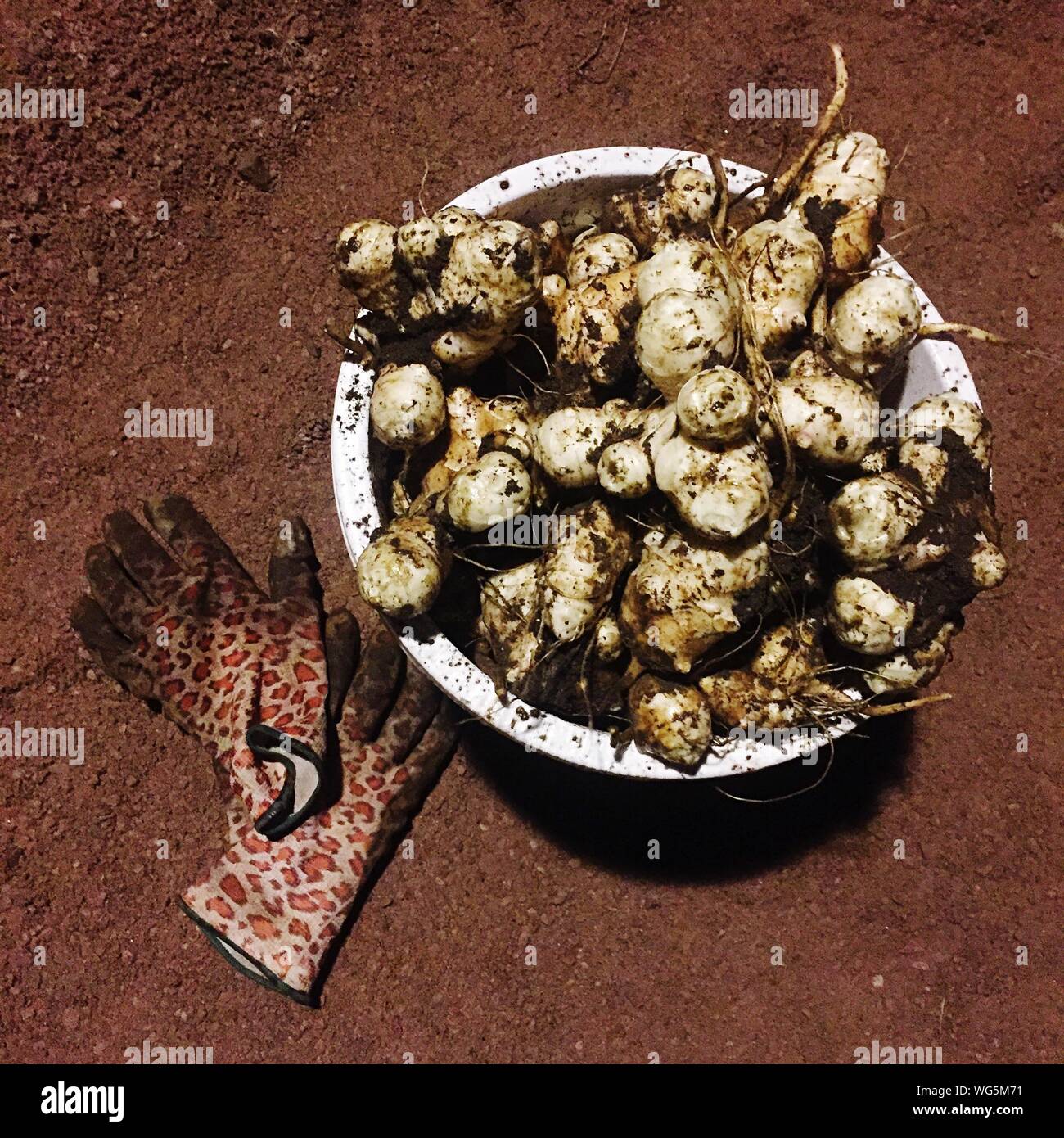 Heap of sand hi-res stock photography and images - Alamy