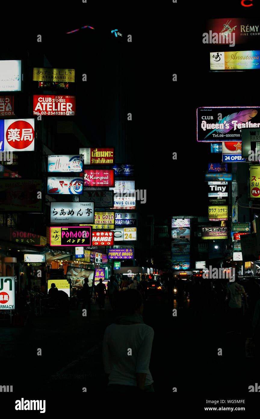 Commercial advertisements hi-res stock photography and images - Alamy