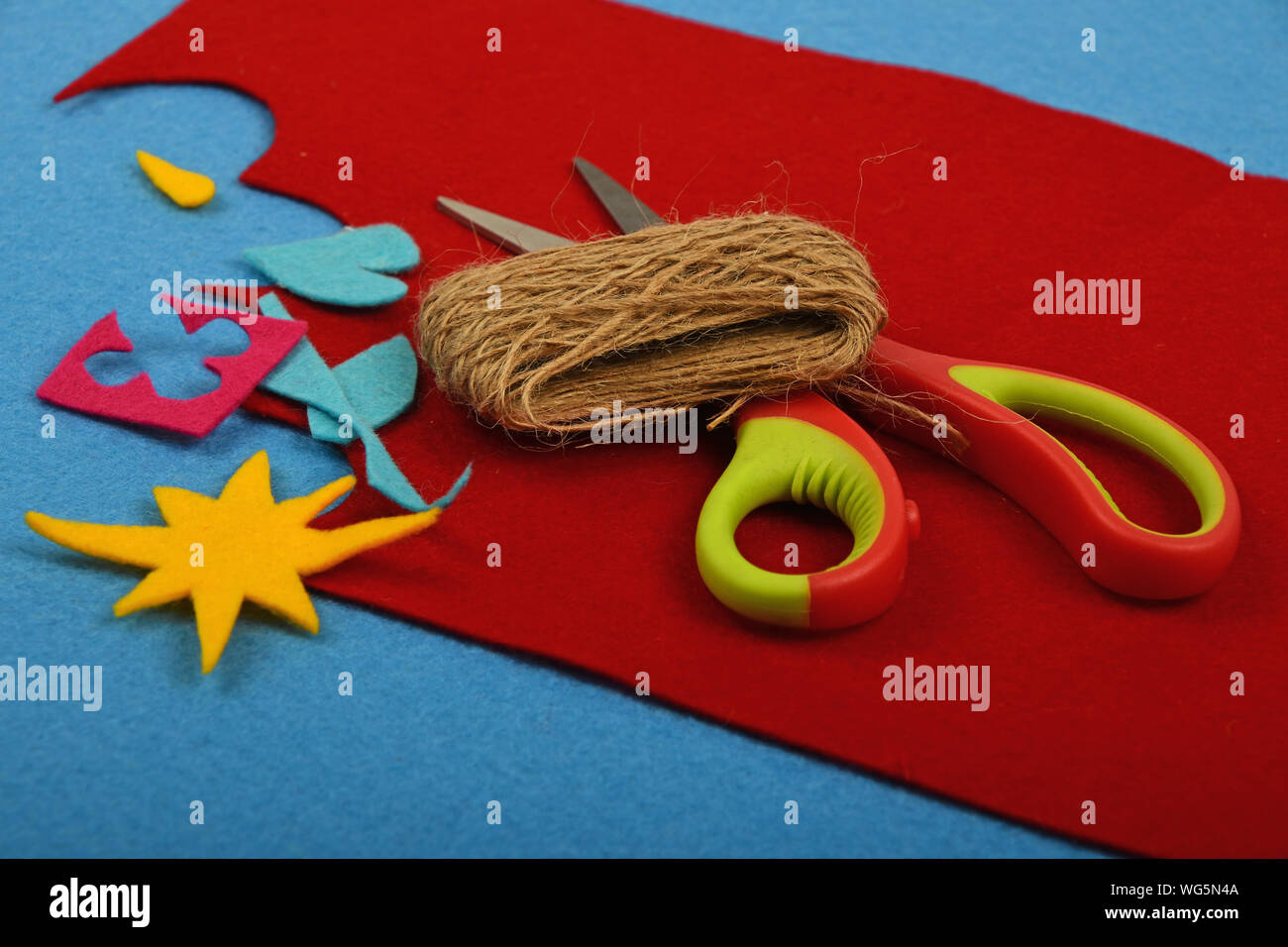 Art and craft materials hi-res stock photography and images - Alamy