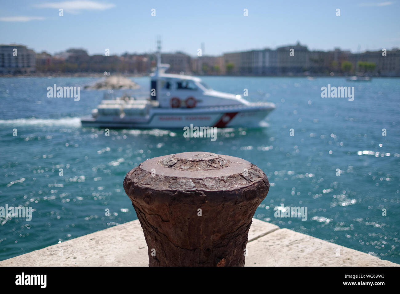 Bollard port hi-res stock photography and images - Alamy