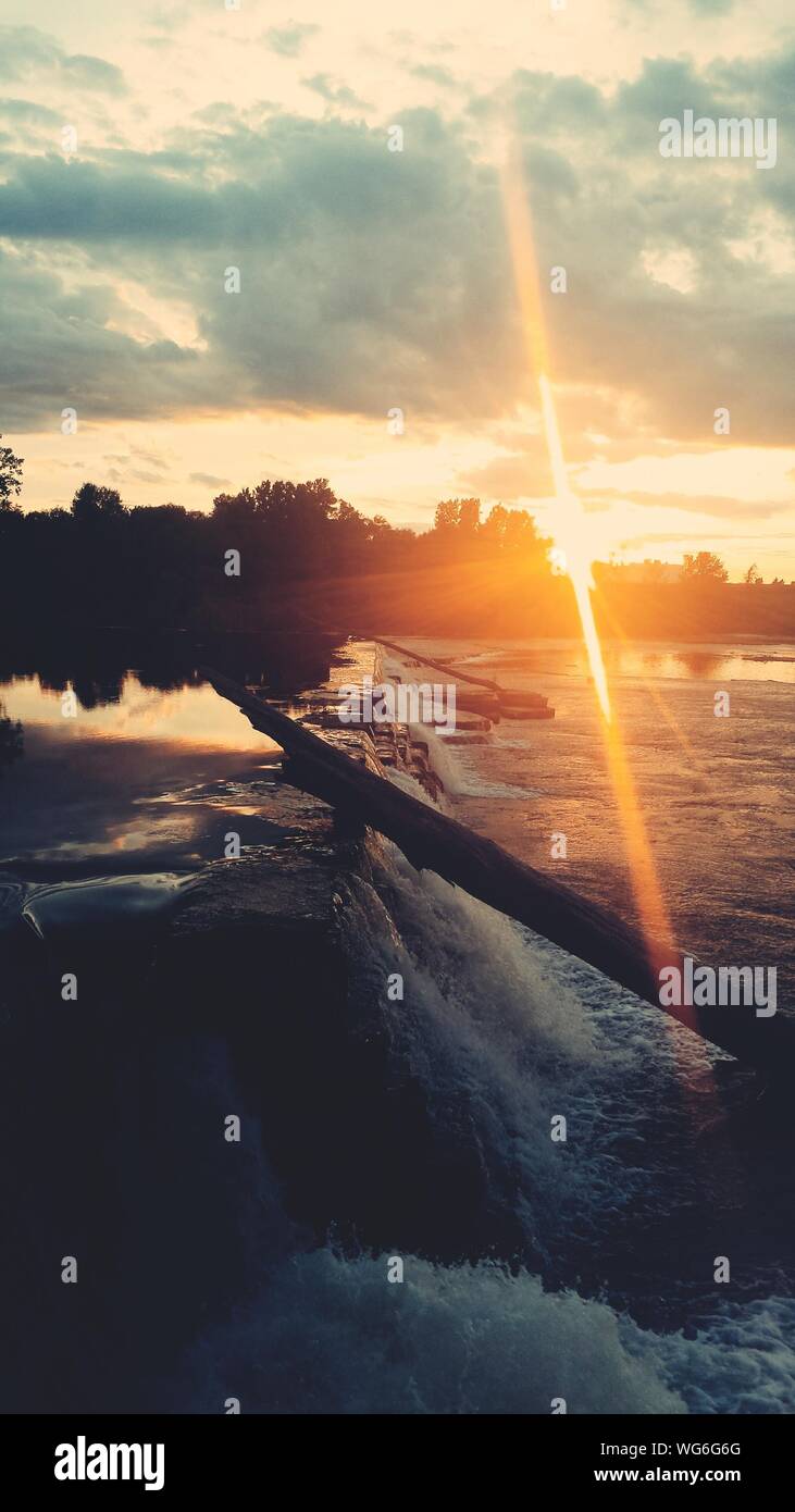 Sunbeam dam hi-res stock photography and images - Alamy