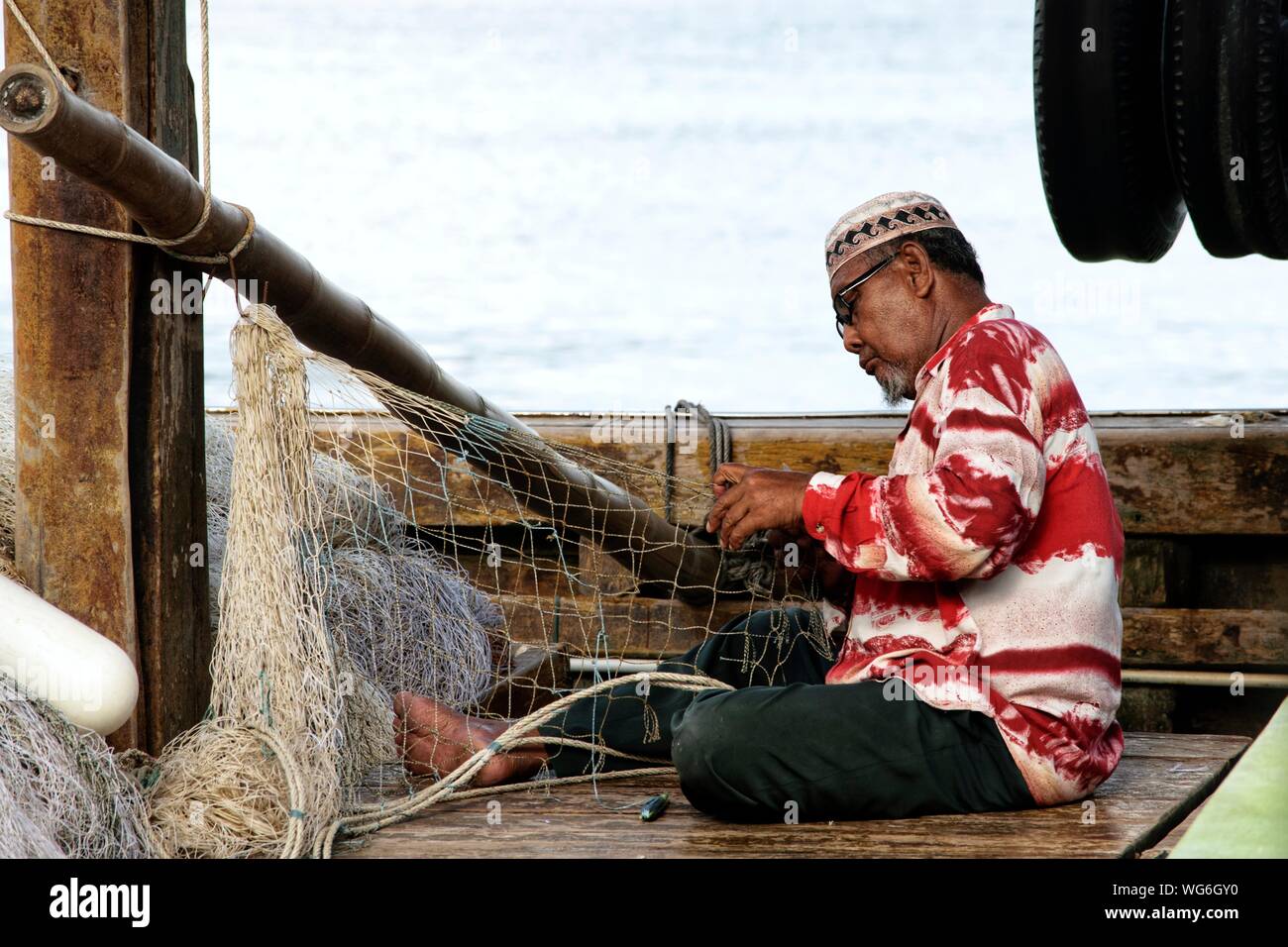 Fishing Net Weaving High Resolution Stock Photography and Images - Alamy
