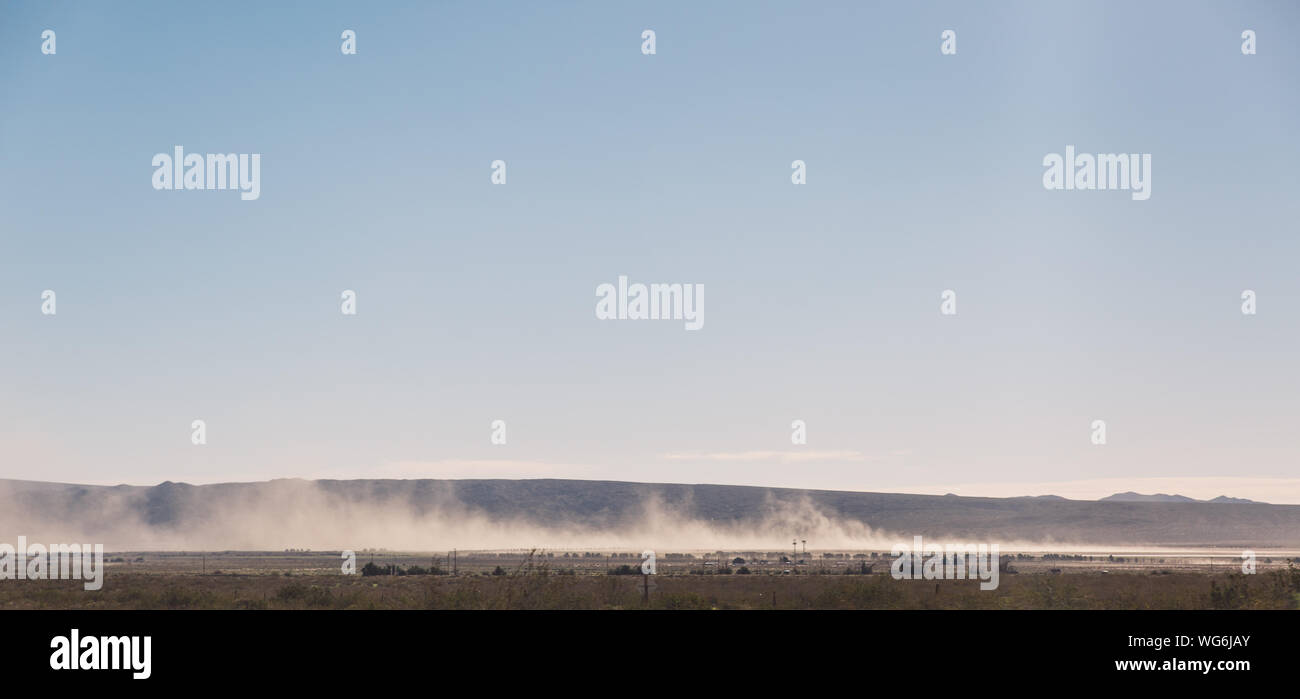 Dust storm in mojave desert hi-res stock photography and images - Alamy