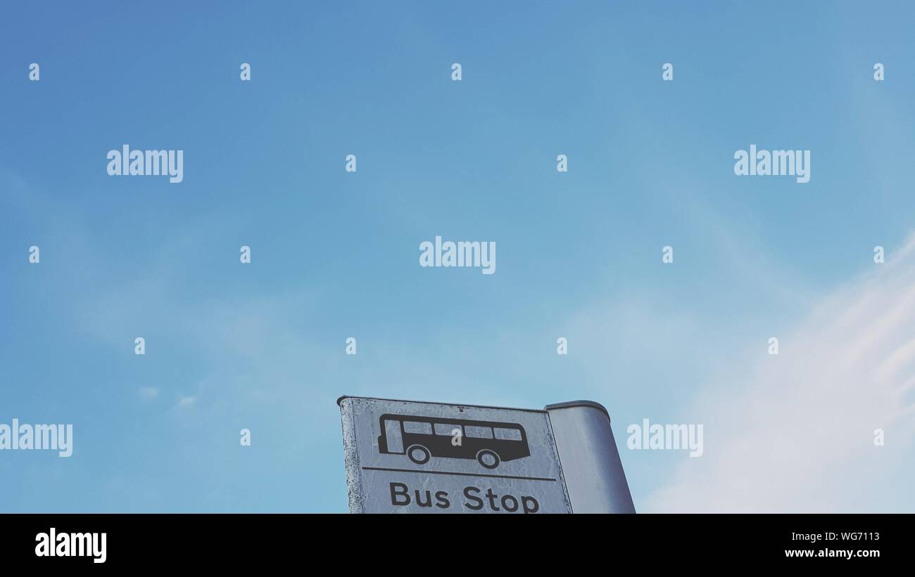 Blue bus stop sign hi-res stock photography and images - Alamy