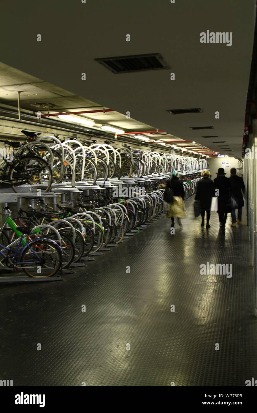 Parked cycles hi-res stock photography and images - Alamy