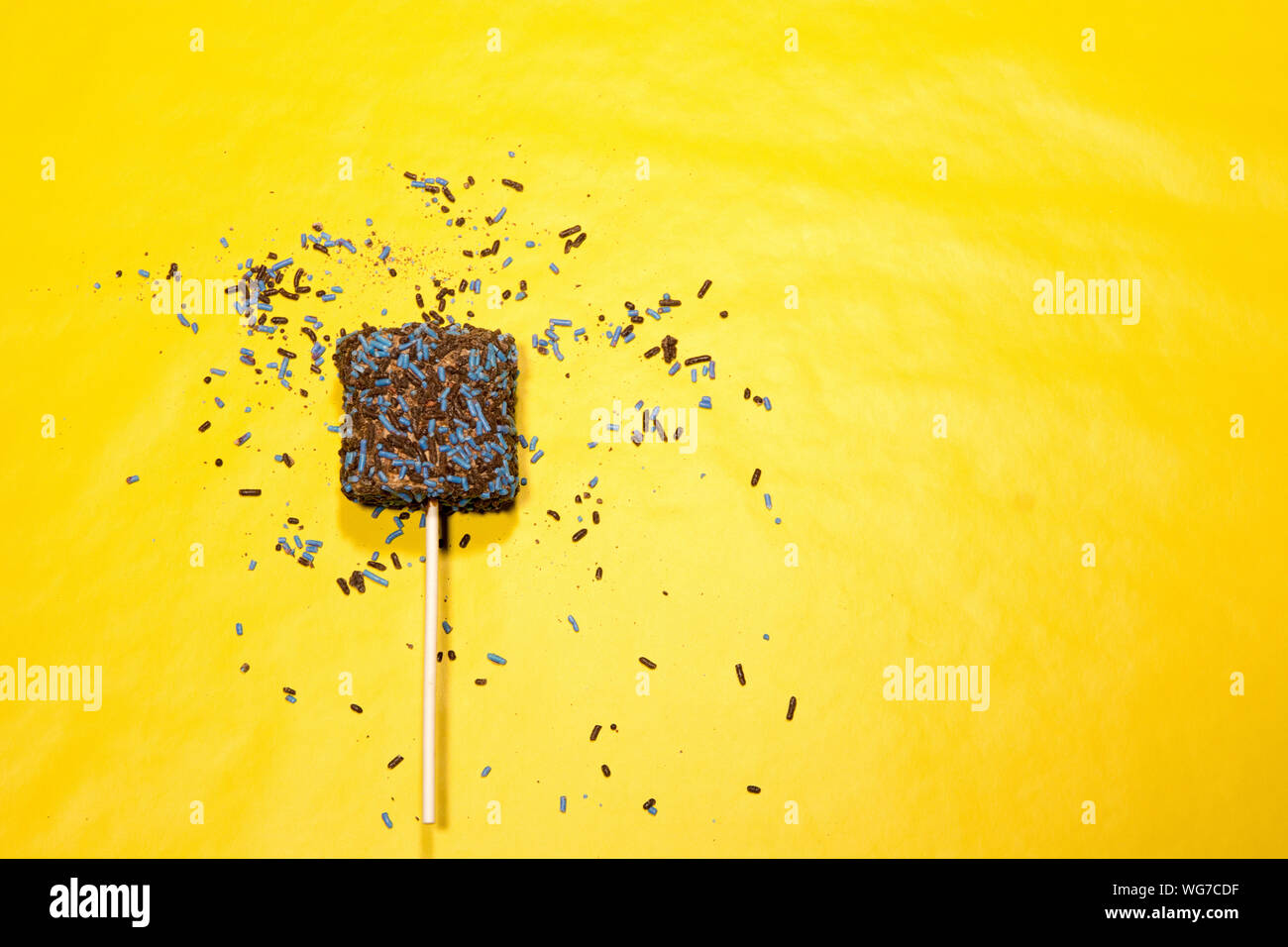 Food yellow background hi-res stock photography and images - Alamy