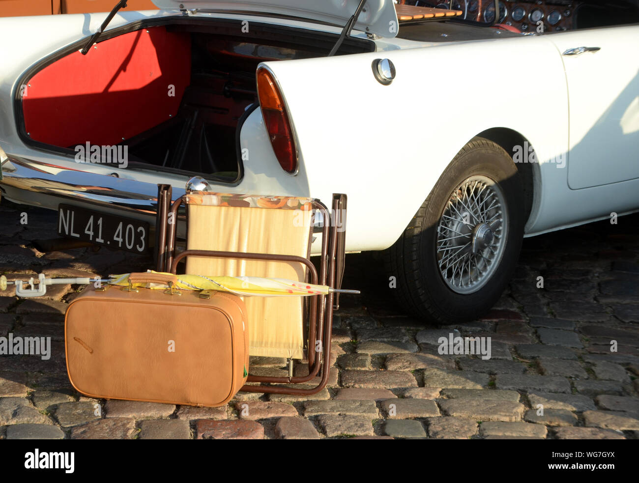 Vintage luggage trunk hi-res stock photography and images - Alamy