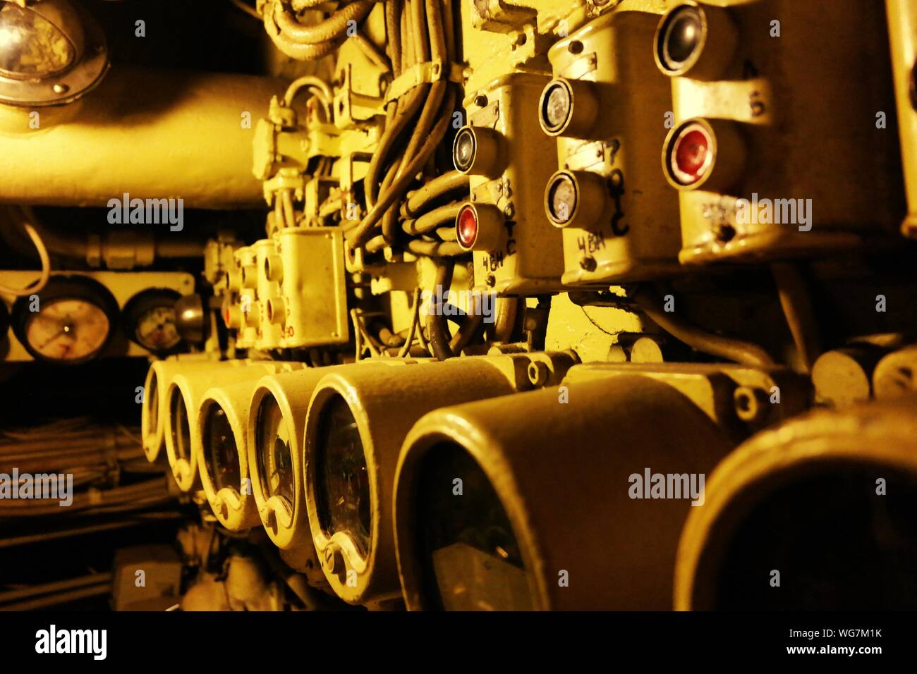 Submarine vehicle hi-res stock photography and images - Alamy